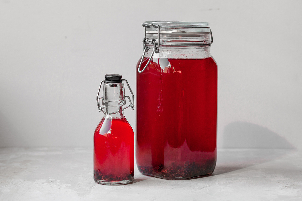 Boisson gazeuse à la russe: le kvas de cassis naturellement pétillant ...