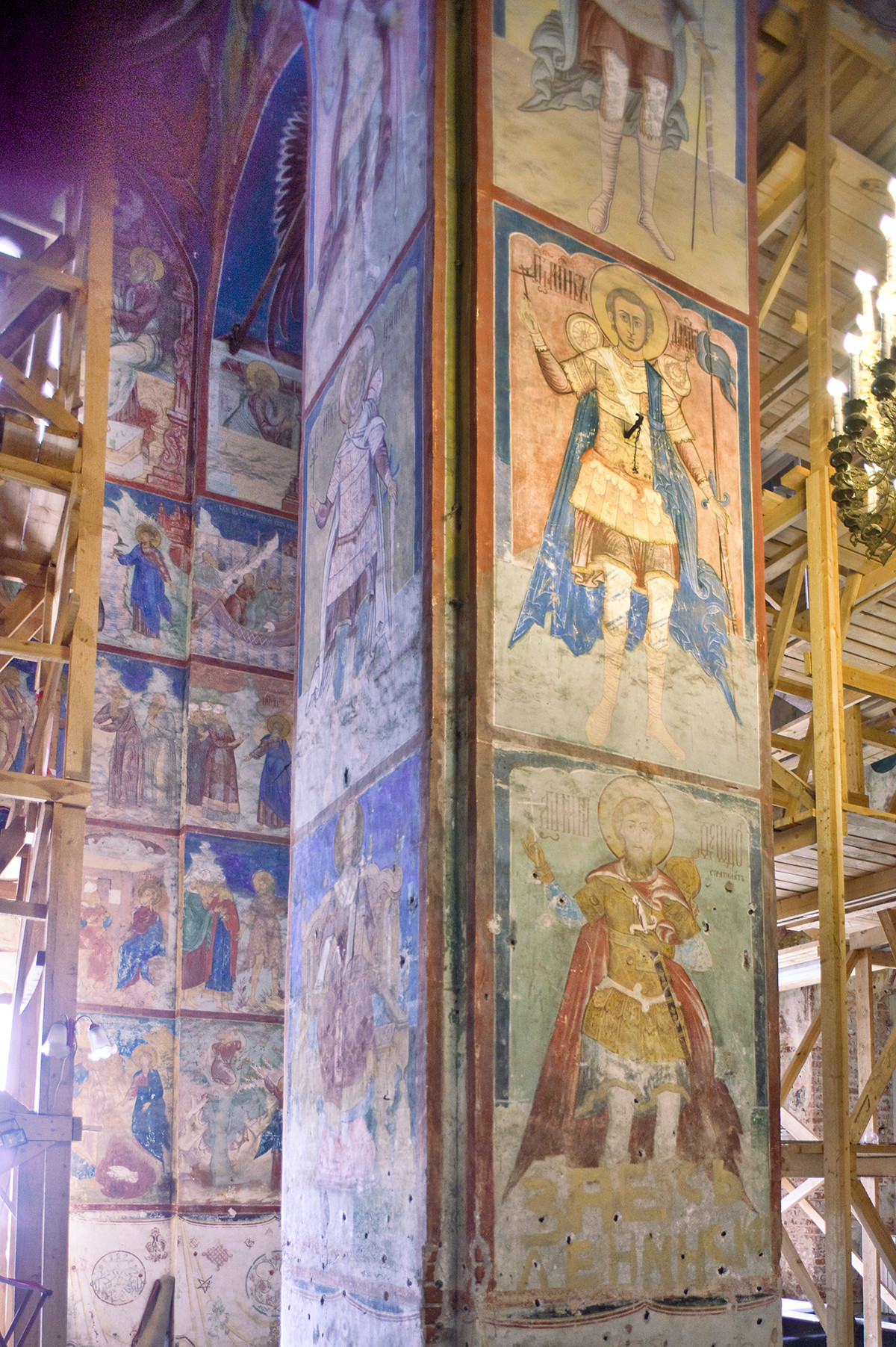 Restoring an ancient cathedral in Rostov - Russia Beyond