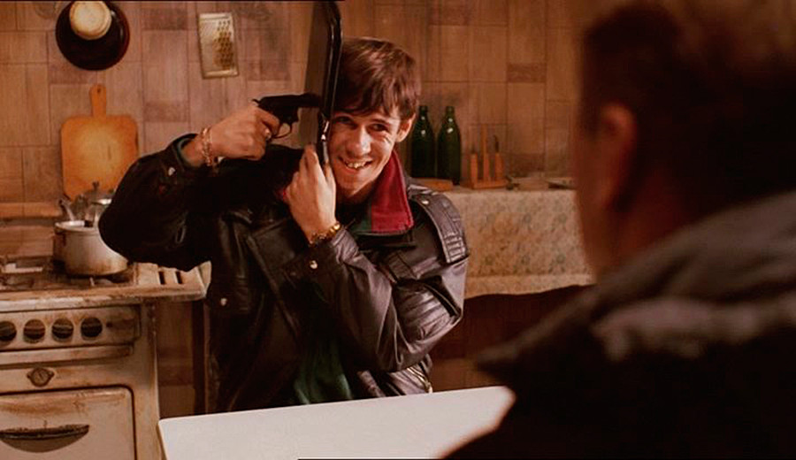 La storia della roulette russa, il pericolosissimo gioco che sfida la ...