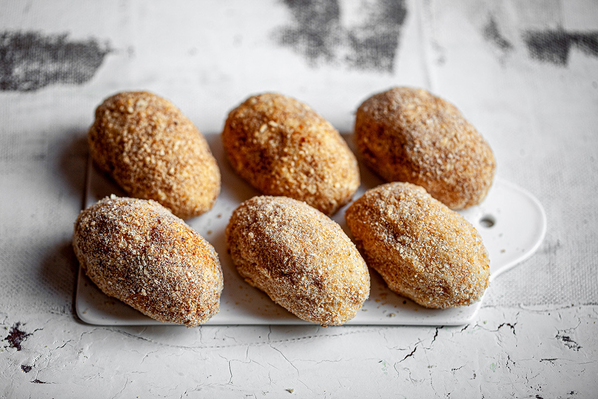 Pollo a la Kiev, un plato soviético de pechuga rellena (receta ...