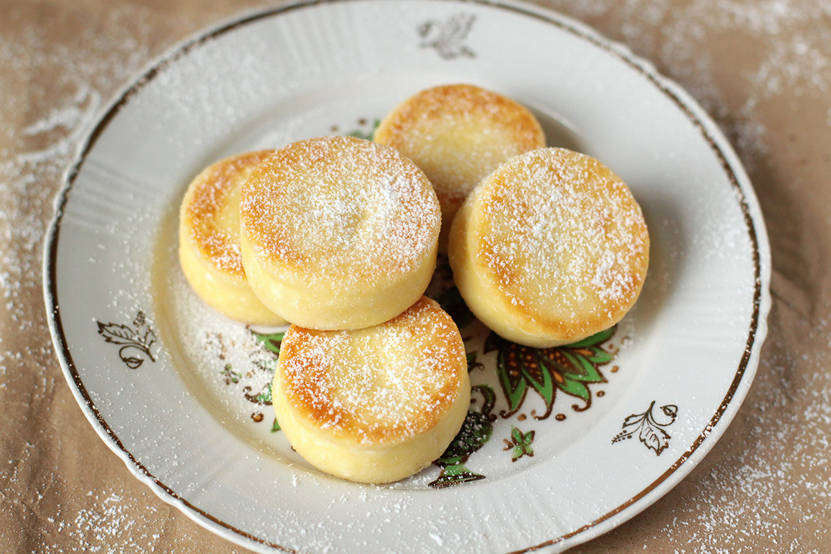 Das perfekte Rezept für russische Quarkpfannkuchen - Russia Beyond DE