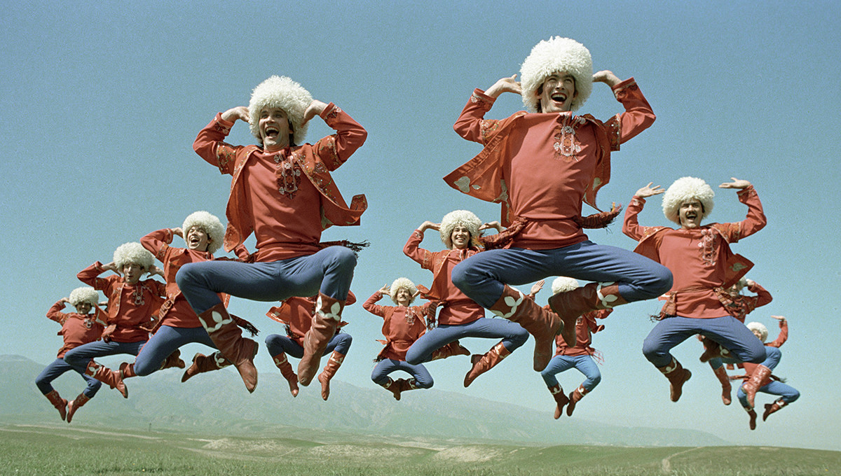 Como eram as vestimentas tradicionais dos povos da URSS? - Russia Beyond BR