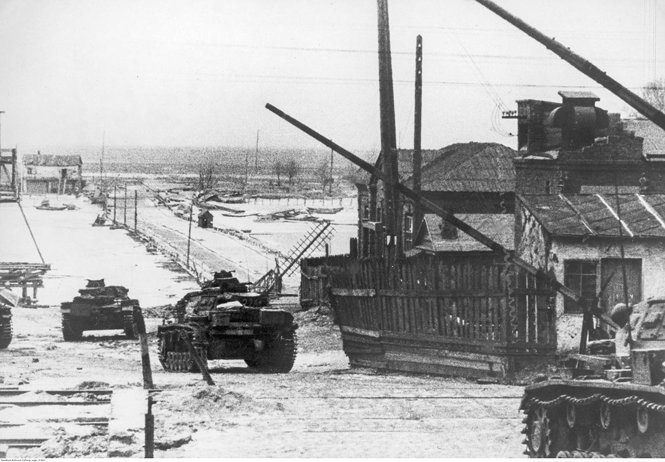 Der erste bedeutende Sieg der Roten Armee über die Nazis im Zweiten ...