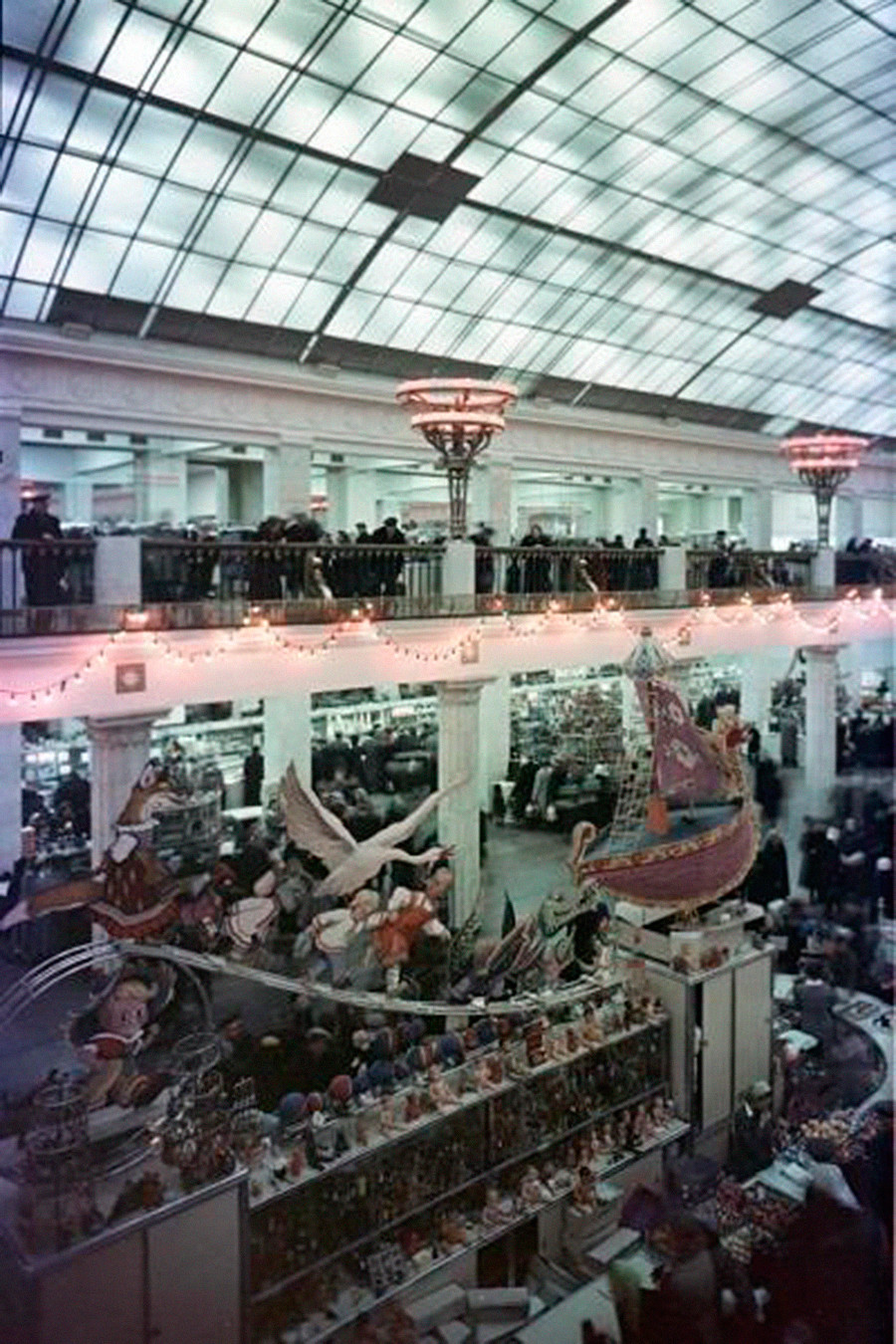 How Soviet stores looked before New Year (PHOTOS) - Russia Beyond