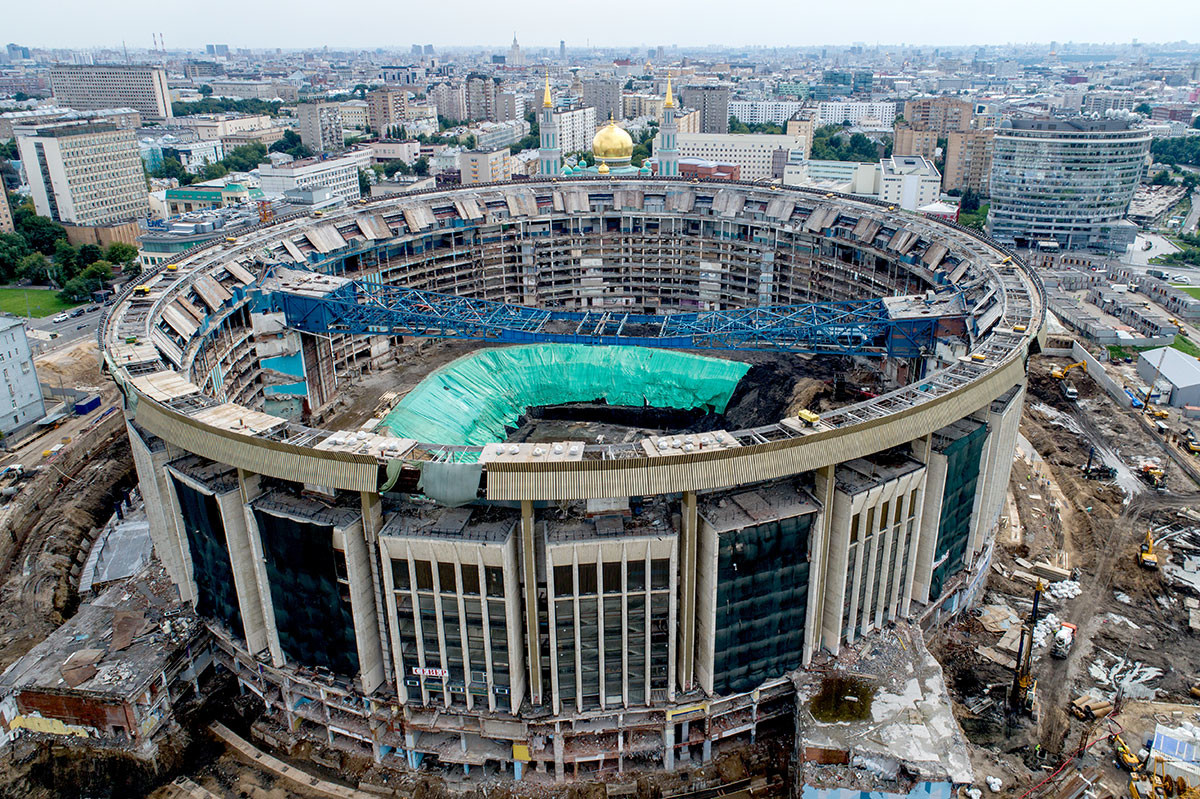 The rise and fall of Moscow’s majestic Olimpiyskiy Stadium - Russia Beyond