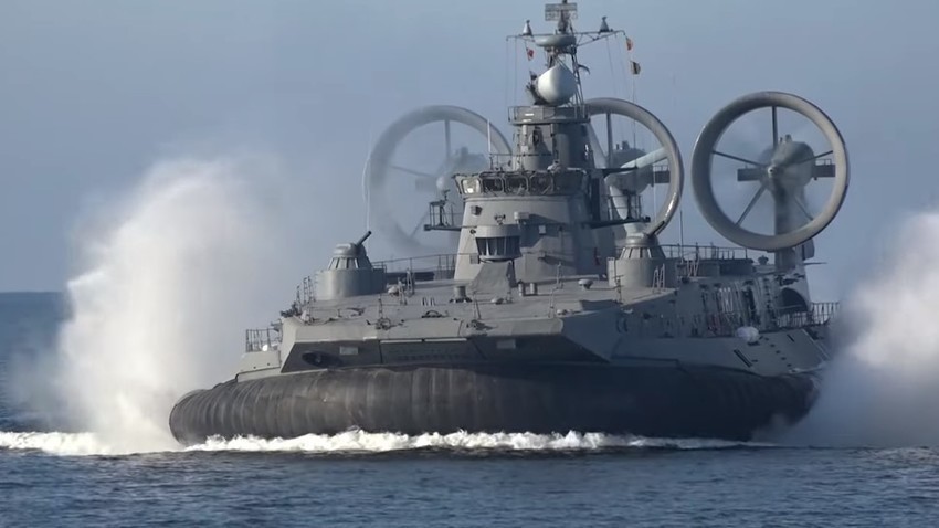 O maior hovercraft do mundo mostra sua força (Vídeo) - Russia Beyond BR