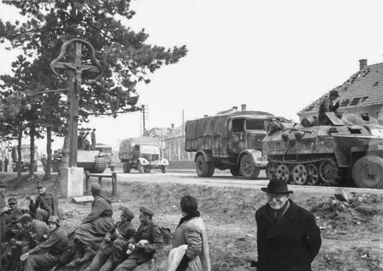 „Frühlingserwachen“: Der verzweifelte letzte Angriff der Nazis im ...
