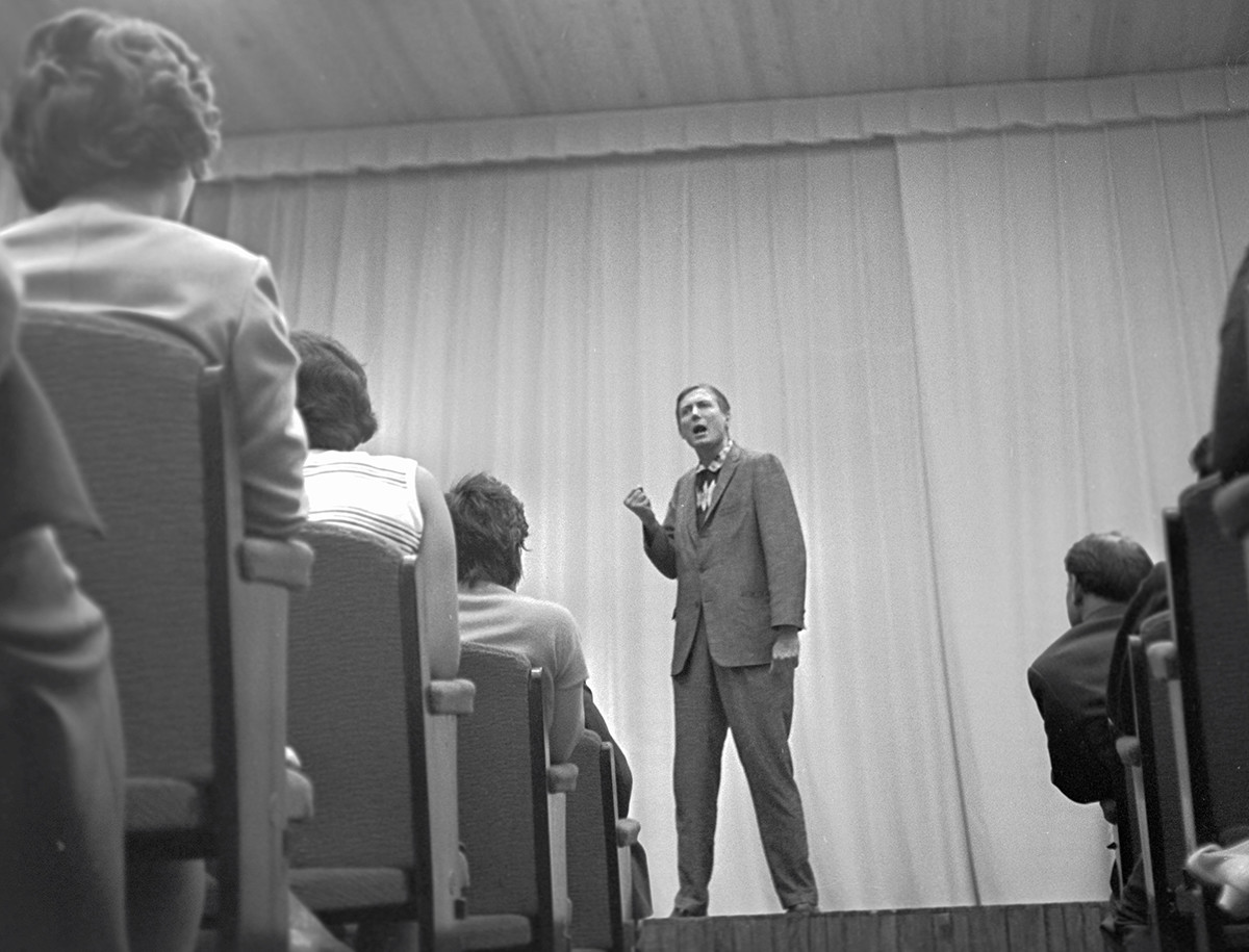 Evtushenko e i poeti del Disgelo, che in Urss riempivano gli stadi come ...