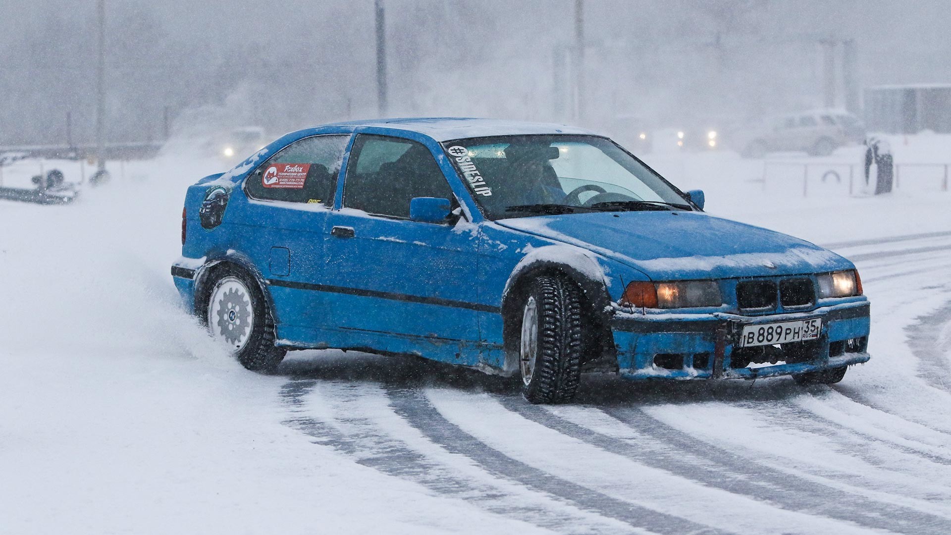 How CRAZY is driving in Russia? - Russia Beyond