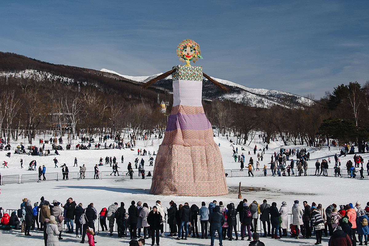Welcome to Russian Maslenitsa 2021, complete with Covid effigy burning ...