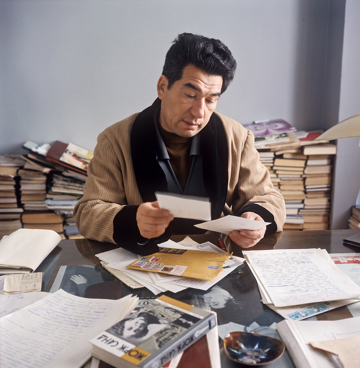 How a Russian-Kyrgyz bilingual writer opened Central Asia to the world ...