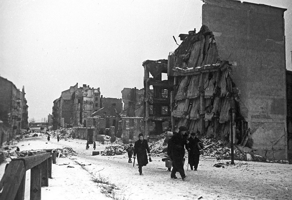 ソ連の写真家が見た解放後のワルシャワ - ロシア・ビヨンド ソ連の写真家が見た解放後のワルシャワ - ロシア・ビヨンド