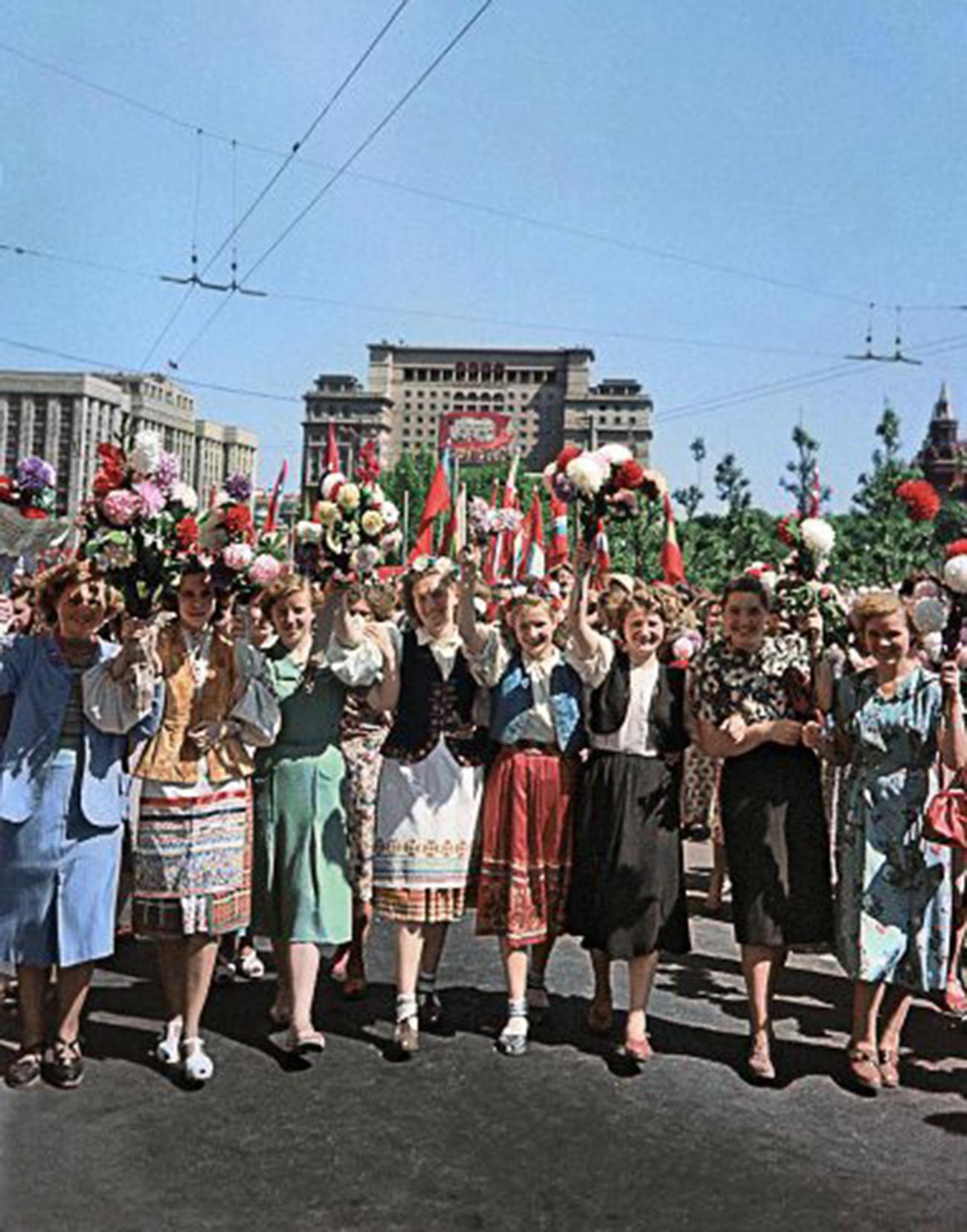 30 atmospheric photos of May Day parades