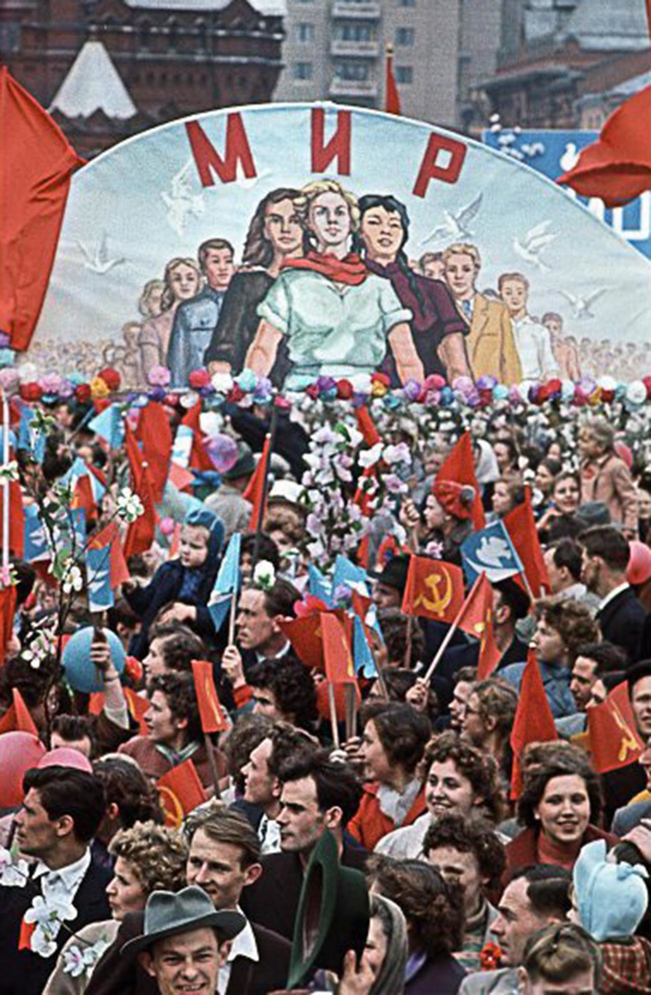 En images: manifestations du 1er mai de l'époque soviétique à nos jours ...