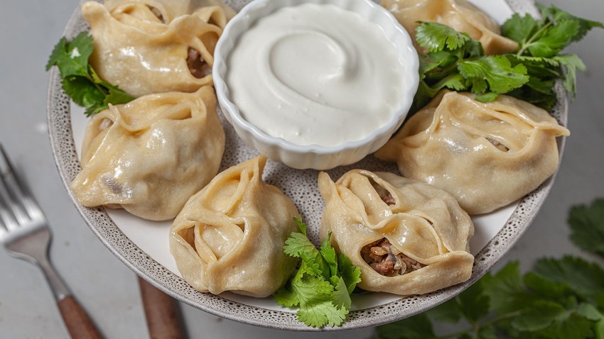 Manty: Leckere Teigtaschen mit Fleisch-Kartoffel-Füllung (REZEPT ...