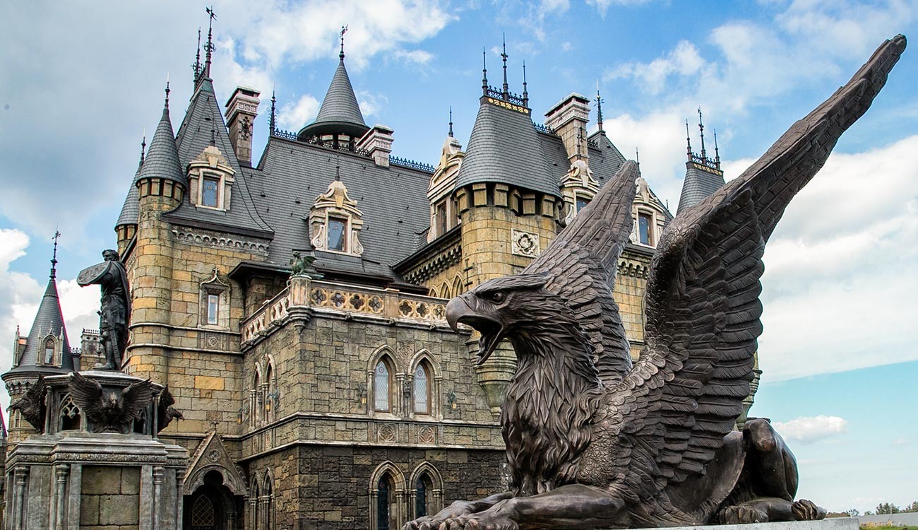 7 castillos góticos de pega que puedes visitar en Rusia (Fotos ...