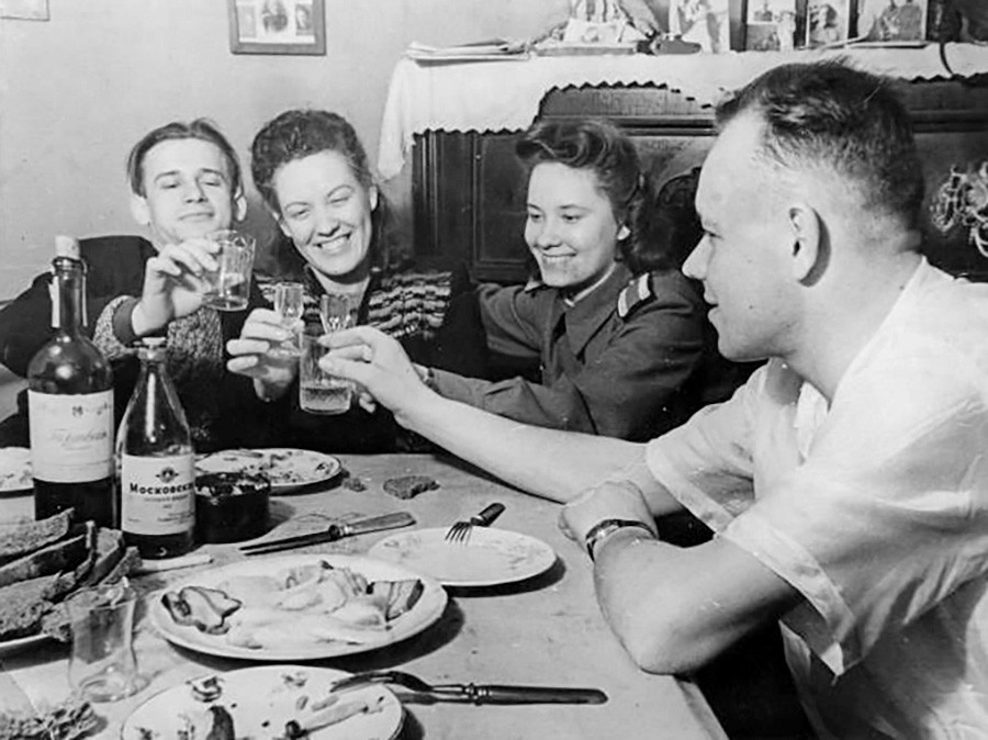 Why Soviets LOVED gathering at the table