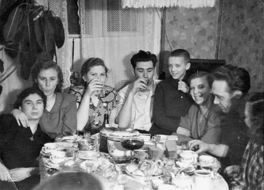 Why Soviets LOVED gathering at the table