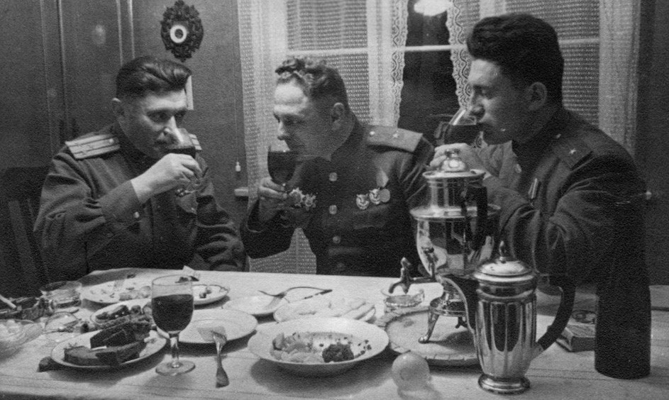 Why Soviets LOVED gathering at the table