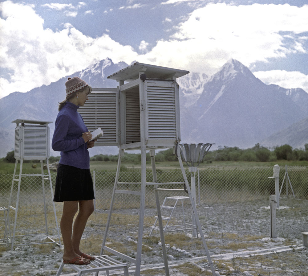 All-weather pros: The tough routine of Russian meteorologists - Russia ...