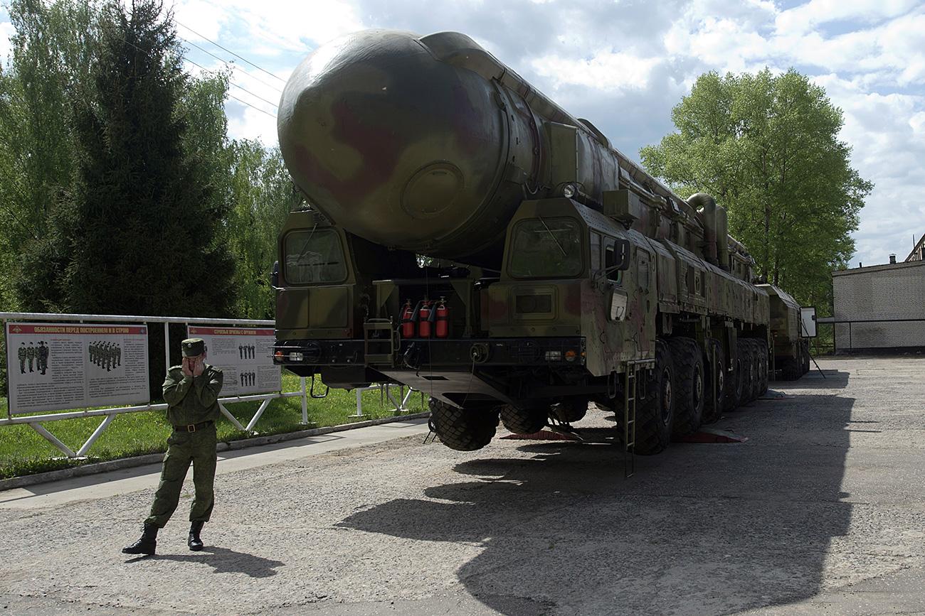 On this day: First regiment with Topol missiles put on alert - Russia ...
