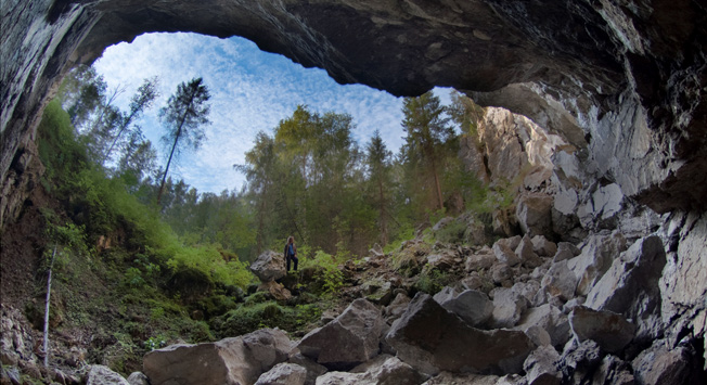 The Best Underground Attraction of the Oldest Mountains in the World ...