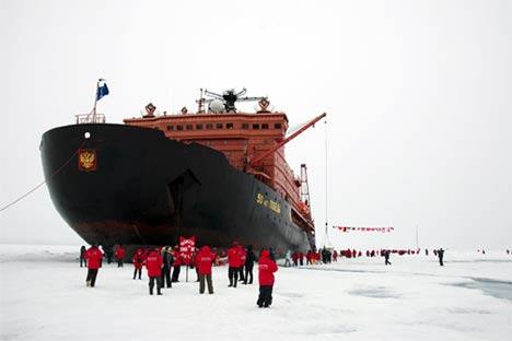 "In the same boat": Cooperation in Arctic "should be depoliticized ...