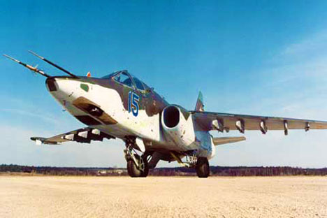 Sukhoi Su-25 Fighters Bomb and Shoot Ground Targets - Russia Beyond