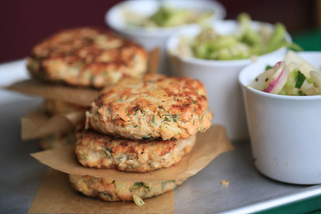 Salmon fish cake: A dish for real culinary hipsters - Russia Beyond