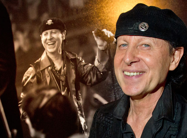 Scorpions vocalist sings for Moscow Hospice patient - Russia Beyond