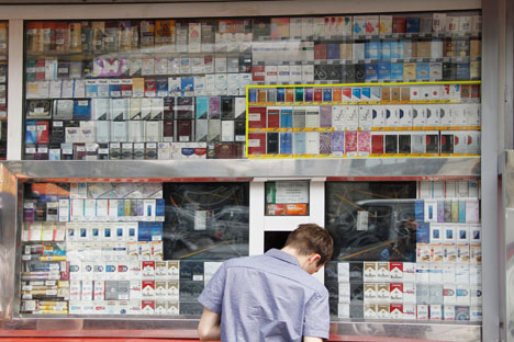 Russia faces ‘battle’ over anti-smoking bill - Russia Beyond