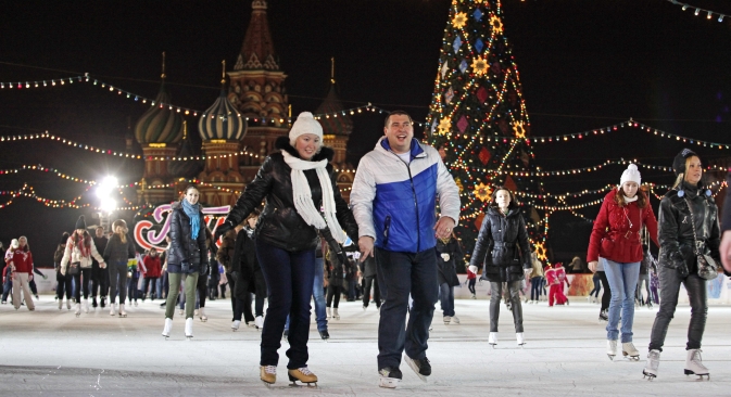 Ice rinks open in Moscow - Russia Beyond